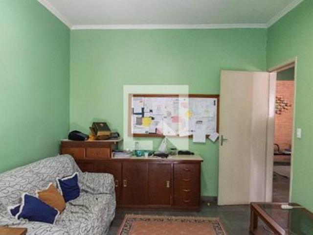Casa para alugar com 299m², 4 quartos e 2 vagas