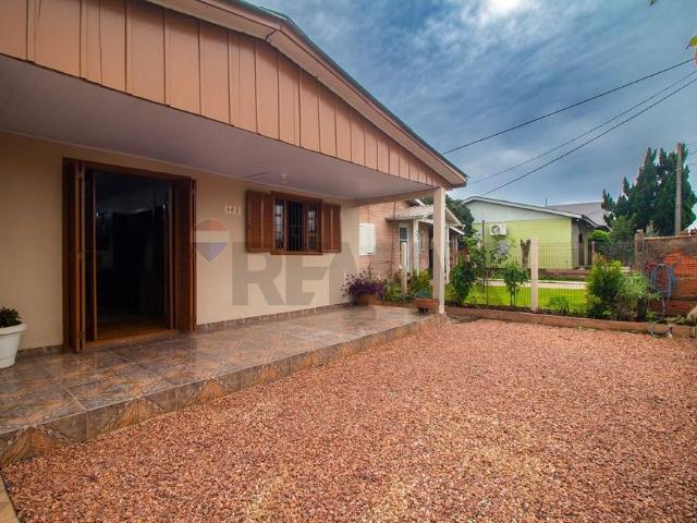 Casa para Alugar com 2 Dormitórios no Bairro Santos Dumont