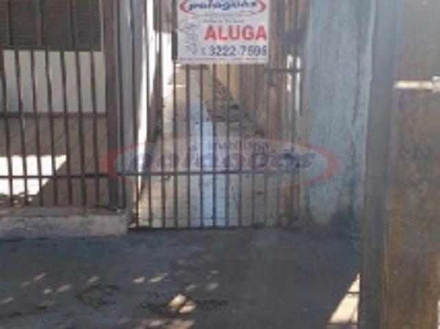 Casa para alugar com 2 Quartos em Vila Santo Antônio, Maringá PR