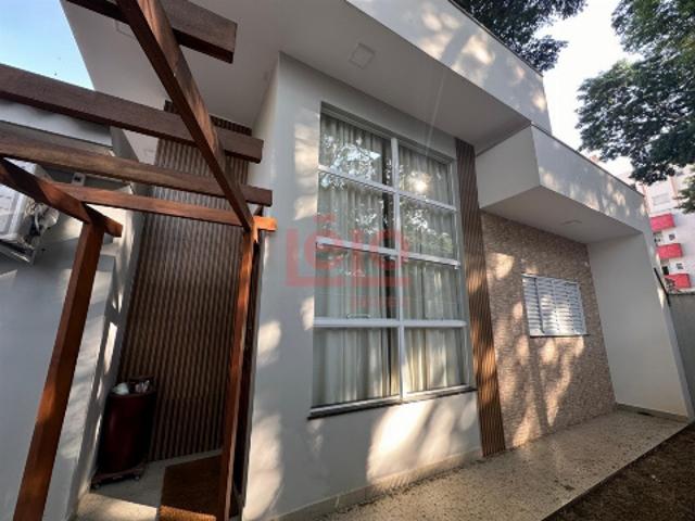 Casa para alugar com 2 Suítes + 1 Quarto em Zona 07, Maringá PR