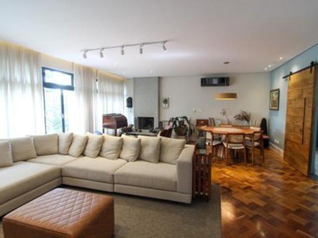 Casa para alugar com 300m², 3 quartos e 4 vagas