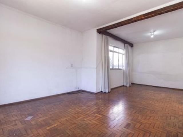 Casa para alugar com 300m², 3 quartos e 5 vagas