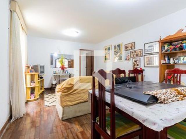 Casa para alugar com 300m², 4 quartos e 2 vagas