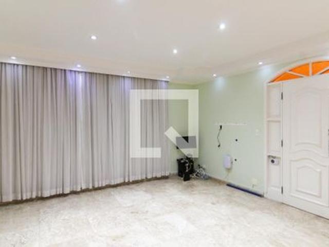 Casa para alugar com 300m², 4 quartos e 3 vagas