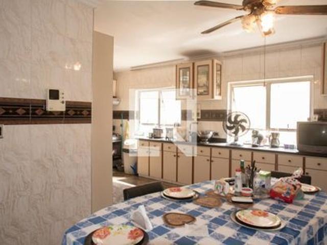 Casa para alugar com 300m², 4 quartos e 5 vagas