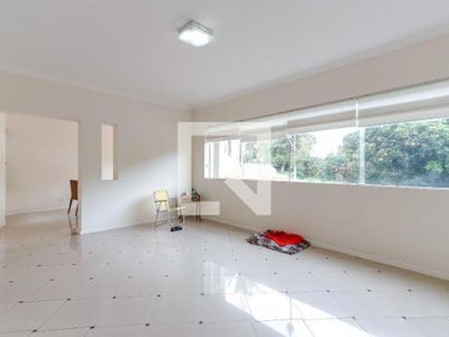 Casa para alugar com 300m², 4 quartos e 5 vagas