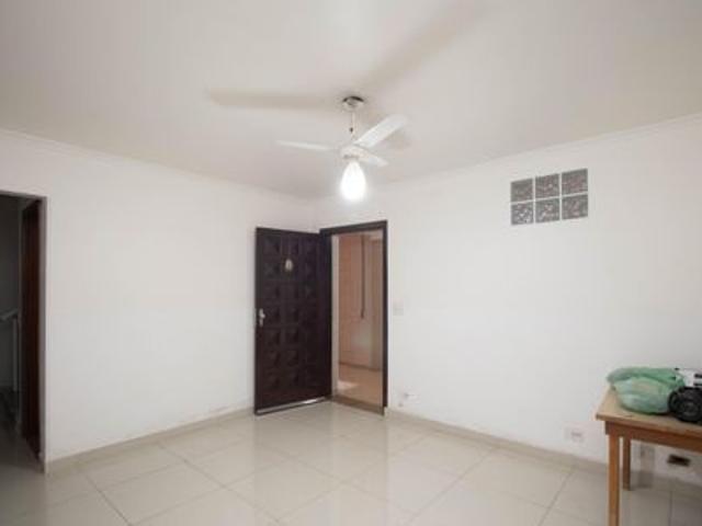 Casa para alugar com 300m², 5 quartos e 3 vagas