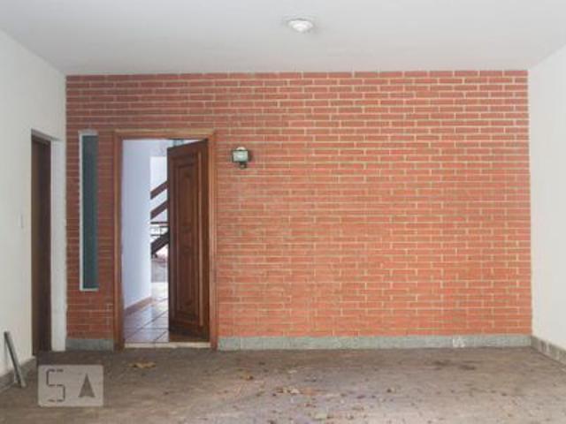 Casa para alugar com 300m², 5 quartos e 3 vagas