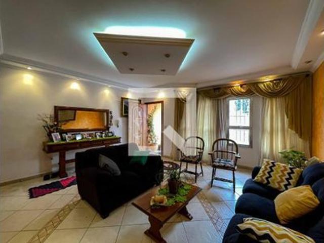 Casa para alugar com 300m², 5 quartos e 5 vagas