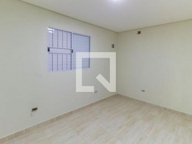 Casa para alugar com 30m², 1 quarto e sem vaga