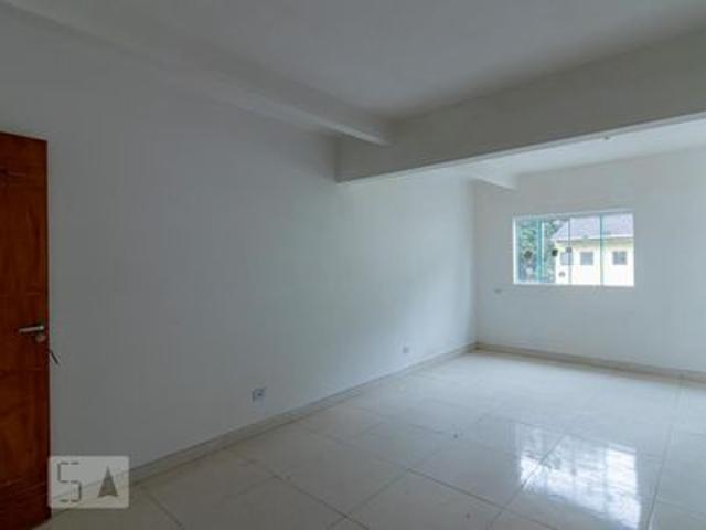 Casa para alugar com 30m², 1 quarto e sem vaga