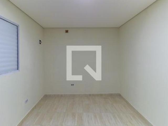 Casa para alugar com 30m², 1 quarto e sem vaga