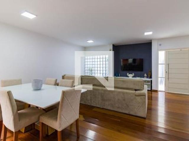 Casa para alugar com 310m², 3 quartos e 4 vagas