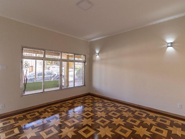 Casa para alugar com 310m², 3 quartos e 5 vagas