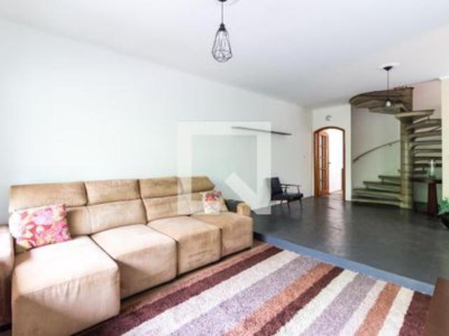 Casa para alugar com 310m², 4 quartos e 8 vagas