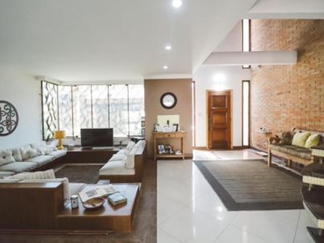 Casa para alugar com 315m², 3 quartos e 5 vagas