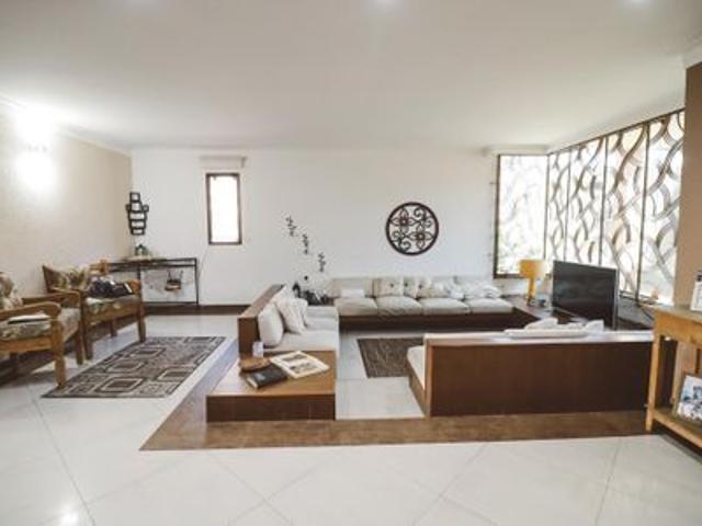 Casa para alugar com 315m², 3 quartos e 5 vagas