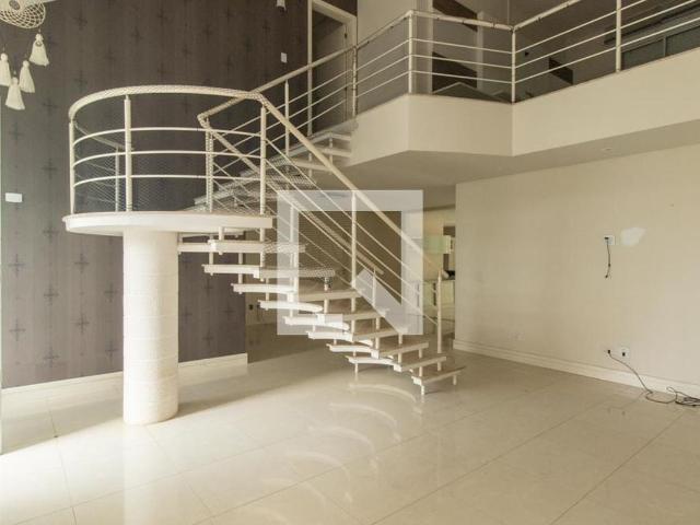 Casa para alugar com 316m², 4 quartos e 3 vagas