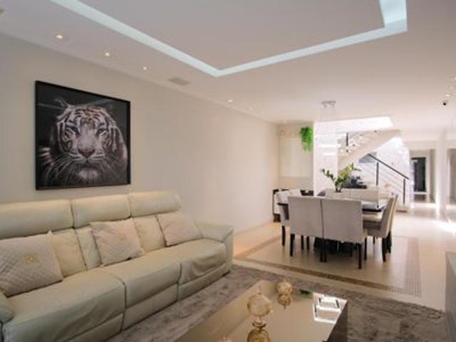 Casa para alugar com 320m², 4 quartos e 7 vagas