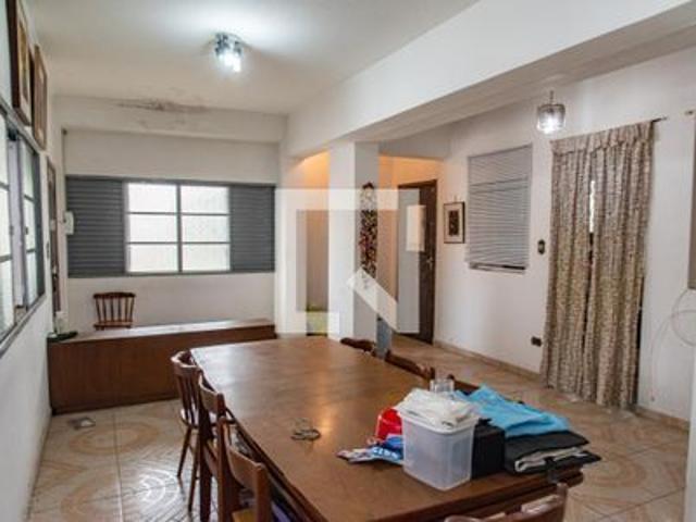 Casa para alugar com 328m², 5 quartos e 3 vagas