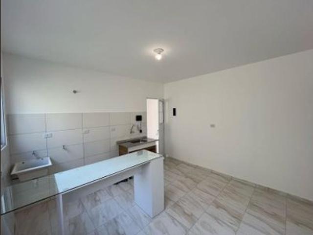 Casa para alugar com 32m², 1 quarto e sem vaga
