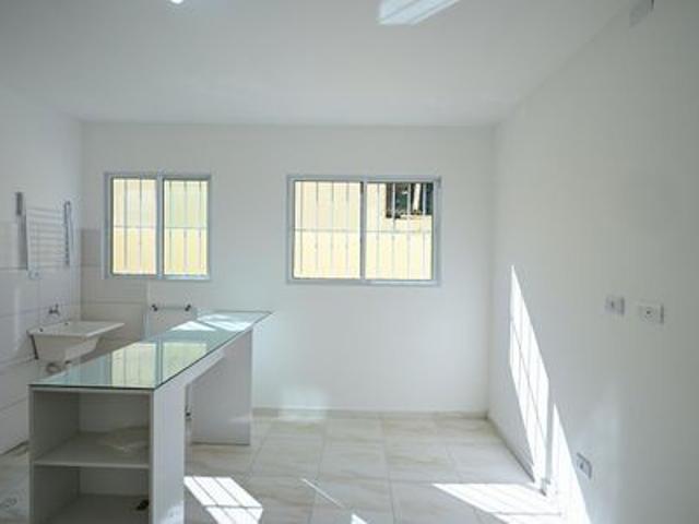 Casa para alugar com 32m², 1 quarto e sem vaga