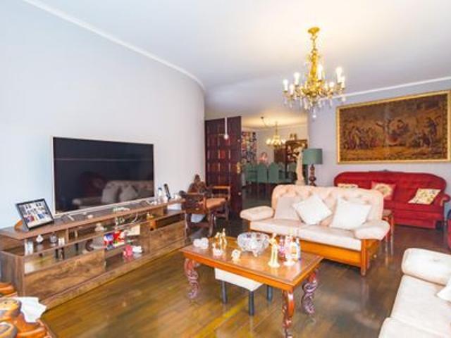 Casa para alugar com 333m², 4 quartos e 3 vagas