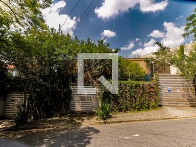 Casa para alugar com 335m², 3 quartos e 4 vagas