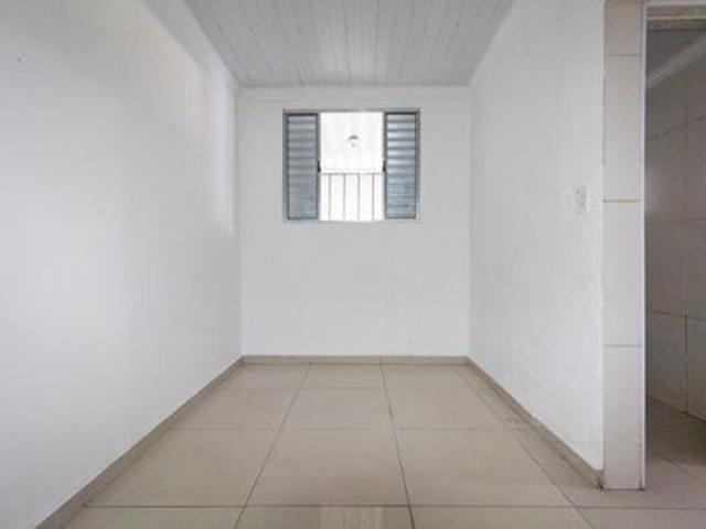 Casa para alugar com 37m², 1 quarto e sem vaga