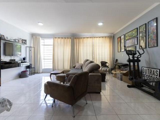 Casa para alugar com 340m², 5 quartos e 1 vaga