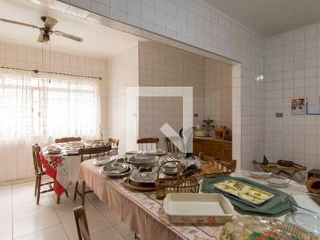 Casa para alugar com 350m², 3 quartos e 9 vagas