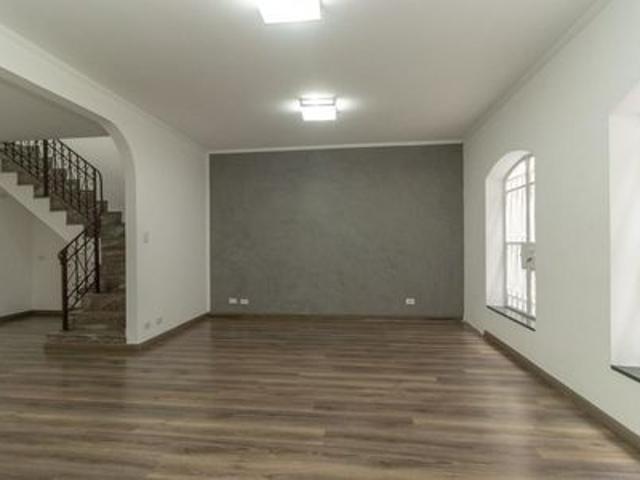 Casa para alugar com 350m², 4 quartos e 2 vagas