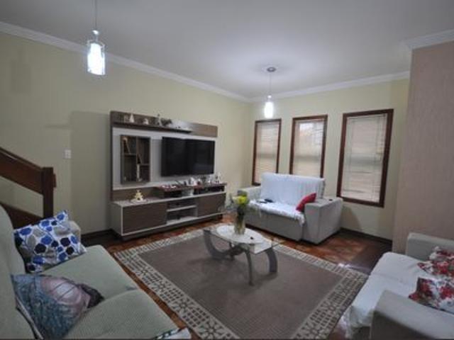 Casa para alugar com 350m², 4 quartos e 3 vagas