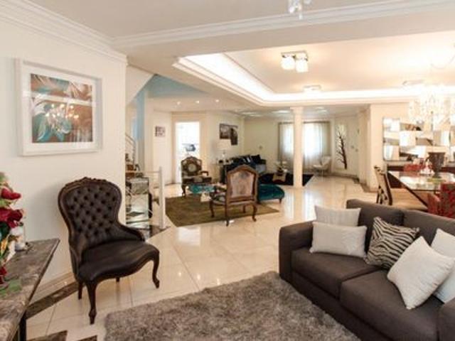 Casa para alugar com 350m², 4 quartos e 7 vagas