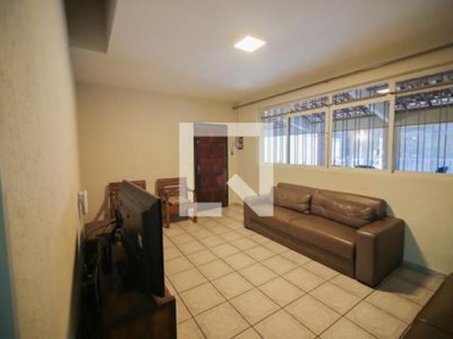 Casa para alugar com 350m², 5 quartos e 2 vagas