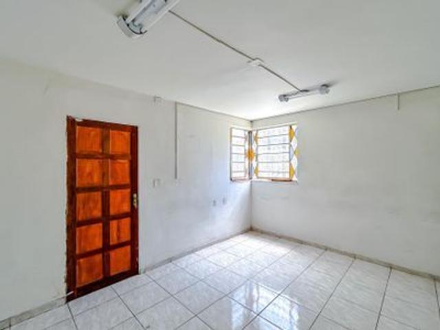 Casa para alugar com 352m², 4 quartos e 4 vagas