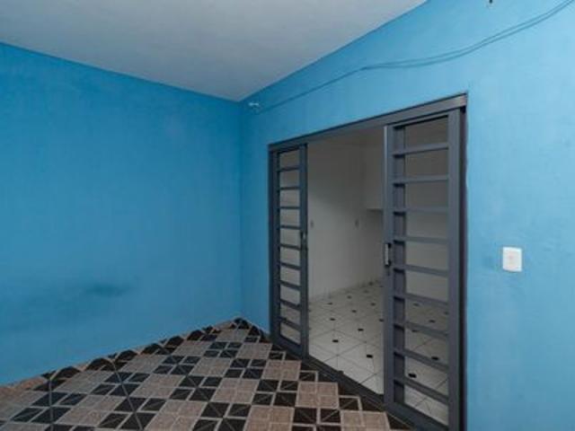 Casa para alugar com 35m², 1 quarto e sem vaga