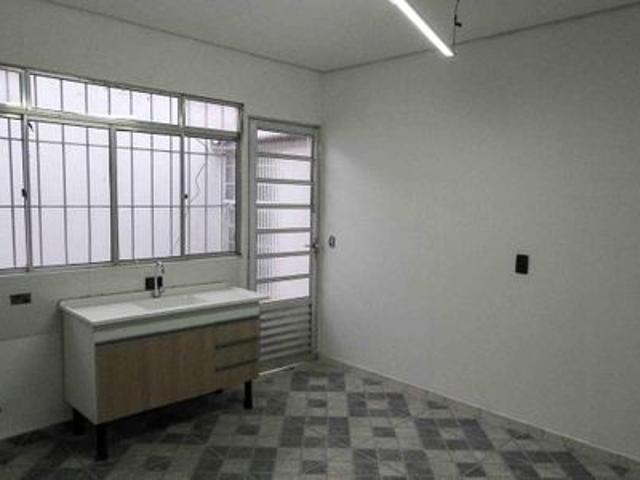 Casa para alugar com 35m², 1 quarto e sem vaga