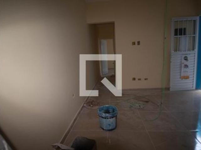 Casa para alugar com 35m², 2 quartos e sem vaga