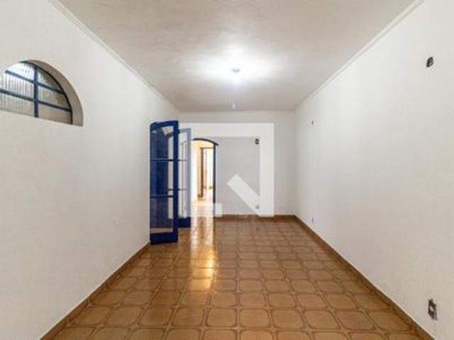 Casa para alugar com 360m², 3 quartos e 3 vagas