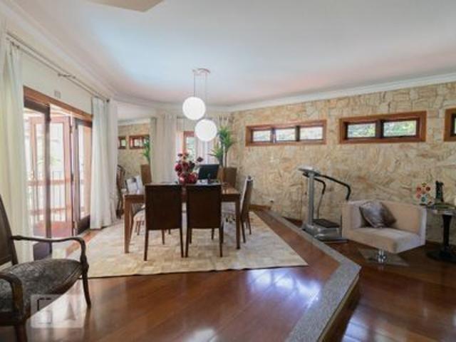 Casa para alugar com 360m², 3 quartos e 5 vagas