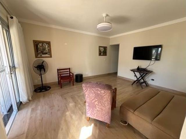 Casa para alugar com 360m², 5 quartos e 2 vagas