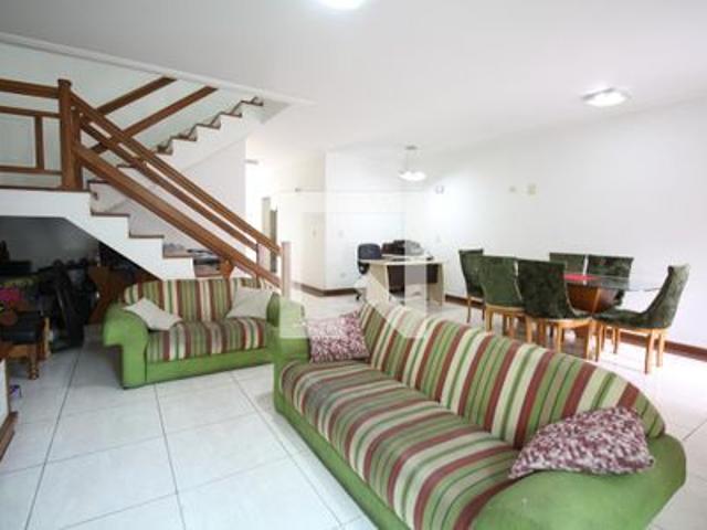 Casa para alugar com 360m², 6 quartos e 3 vagas