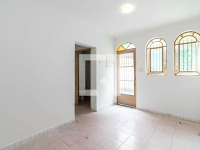 Casa para alugar com 365m², 1 quarto e 1 vaga