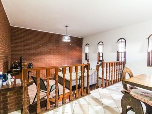 Casa para alugar com 365m², 4 quartos e 2 vagas