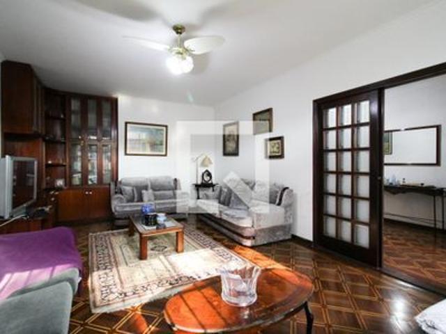 Casa para alugar com 367m², 4 quartos e 4 vagas