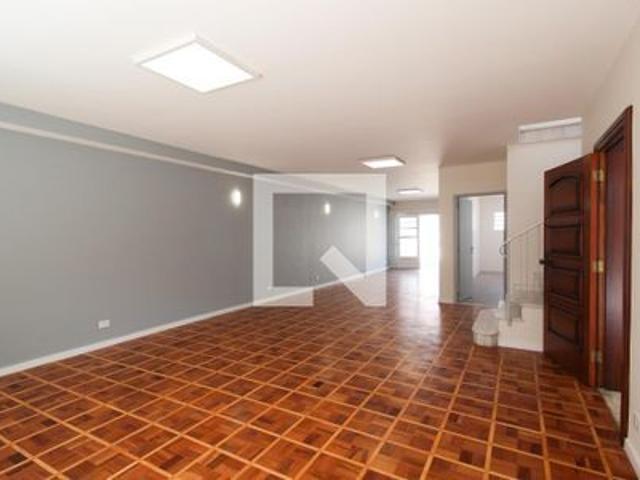 Casa para alugar com 368m², 4 quartos e 4 vagas