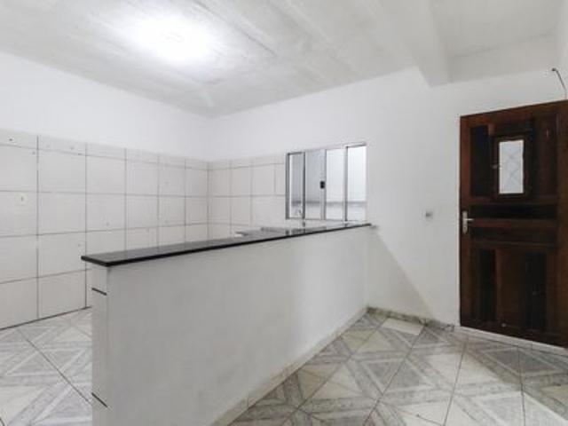 Casa para alugar com 36m², 1 quarto e sem vaga
