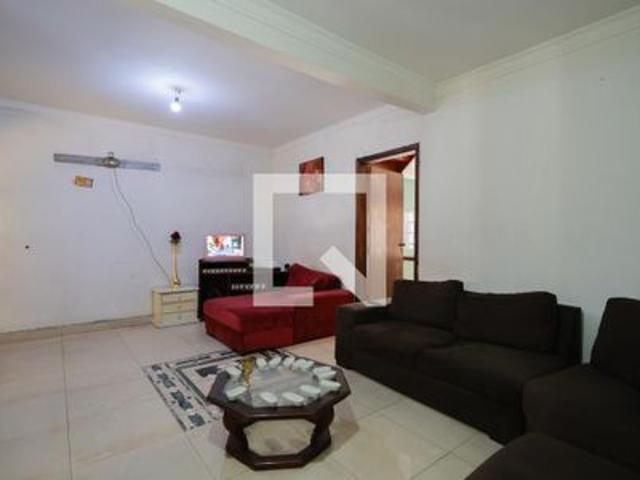Casa para alugar com 370m², 3 quartos e 2 vagas