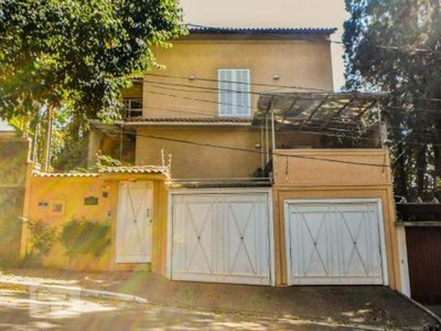 Casa para alugar com 370m², 4 quartos e 5 vagas